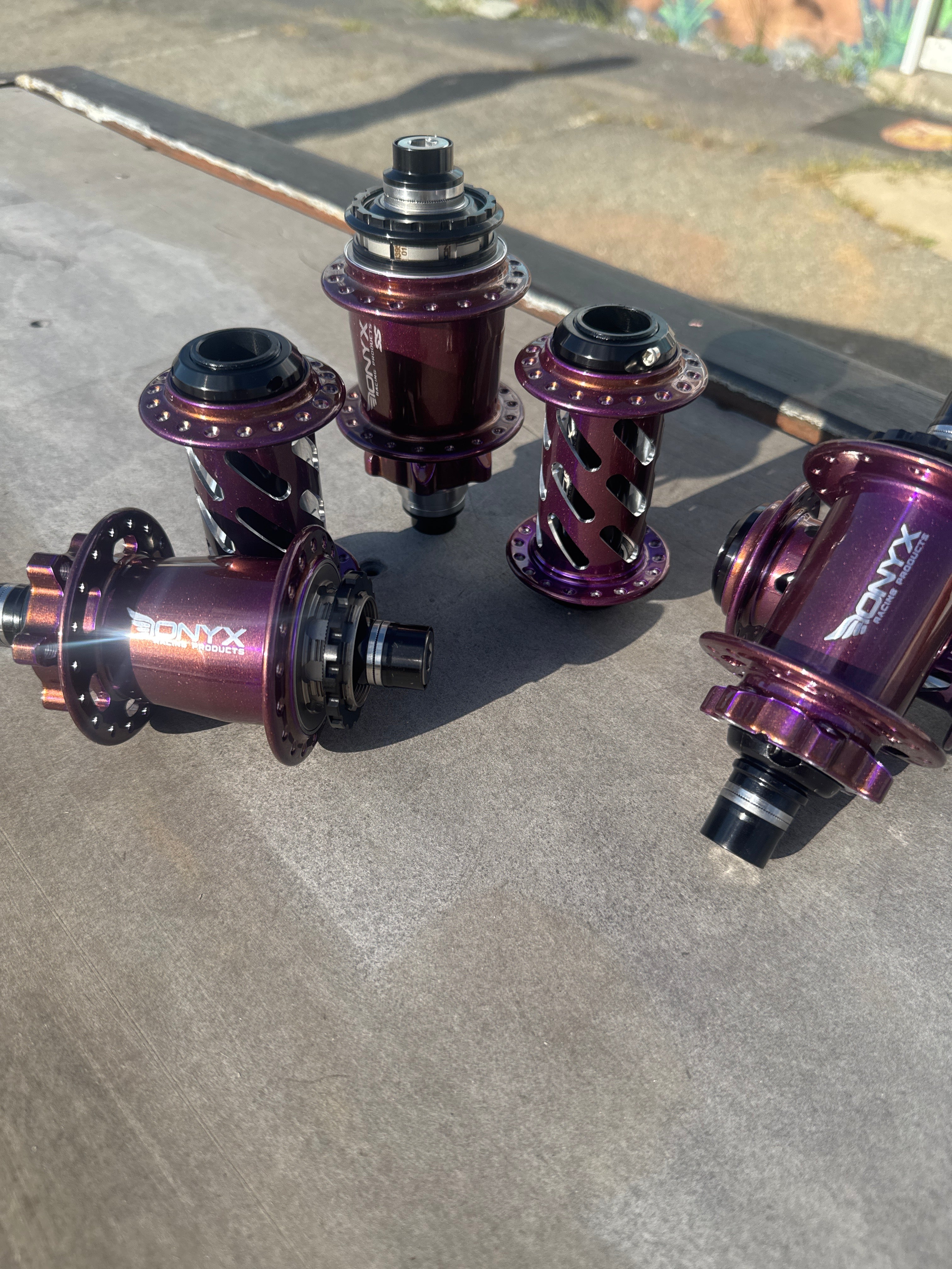 Onyx Hubs Cotm Gummy Berry Juice – Powers Bike Shop